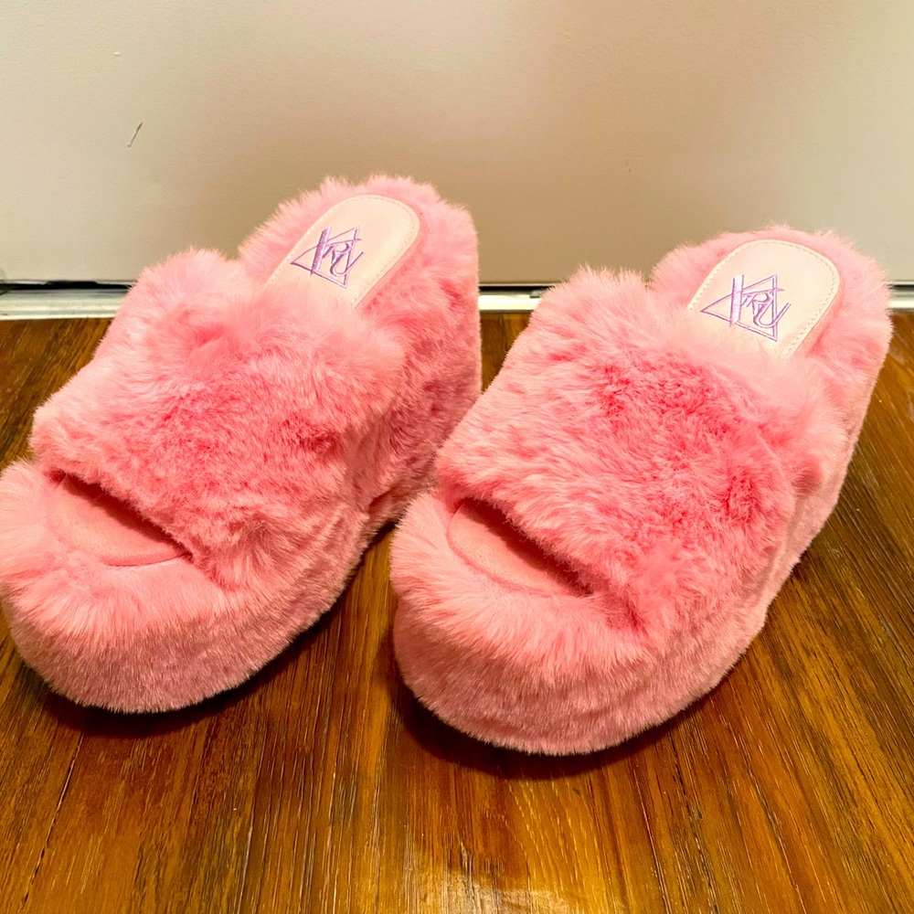 Yru Pink Gravity Platform Slides - Gem